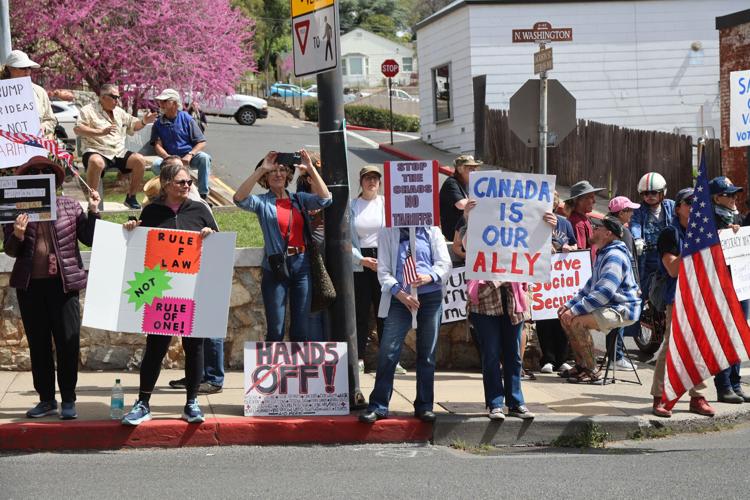 Hundreds of people assemble in Sonora to tell Trump and Musk 'Hands Off ...