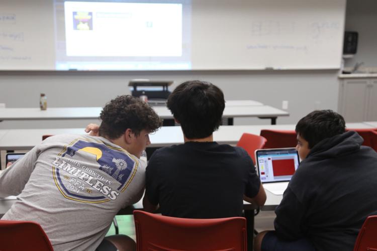 Summerville High students learn to write code, create apps during 3 ...
