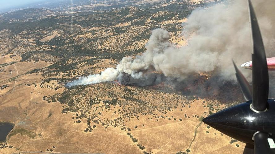 Fast-moving, wind-driven fire blows up northwest of Copperopolis | News ...