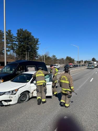 Four-car crash closes southbound lanes of Everett Turnpike in Merrimack | Public Safety ...