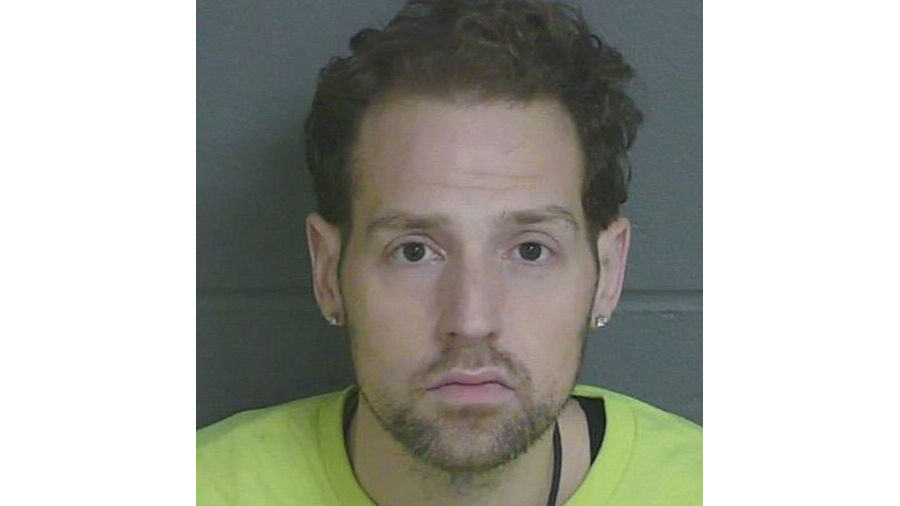 Dover man charged with robbing pizza shop at gunpoint Thanksgiving eve ...