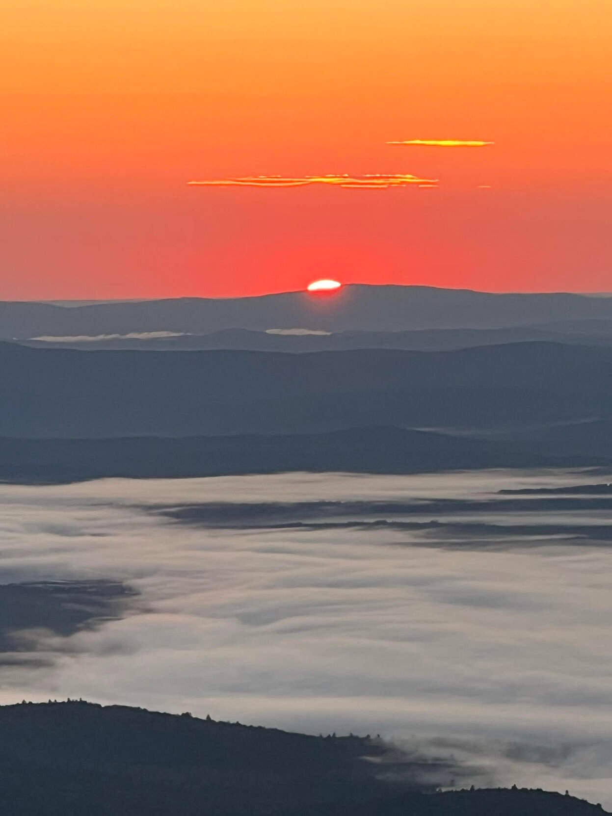 Why do hikers want to spend a freezing winter night in the Kearsarge ...