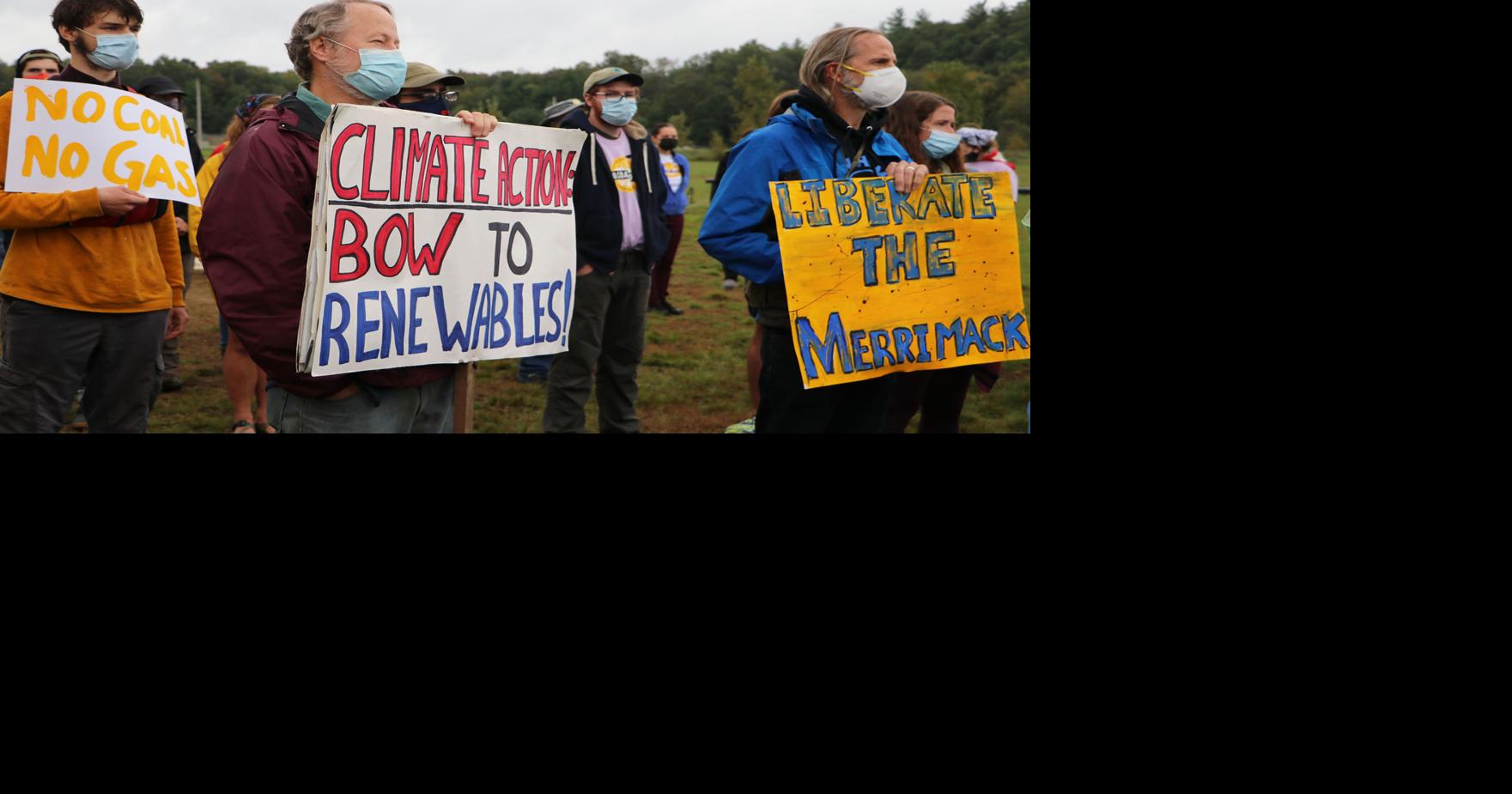 Holding signs at No Coal No Gas rally in Bow | Environment ...