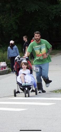 Father-daughter duo make memorable racing team | Human Interest ...