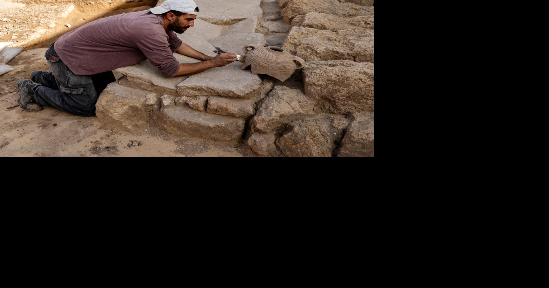 Ritual cups, cemetery shed light on ancient Jewish retreat at Yavne ...