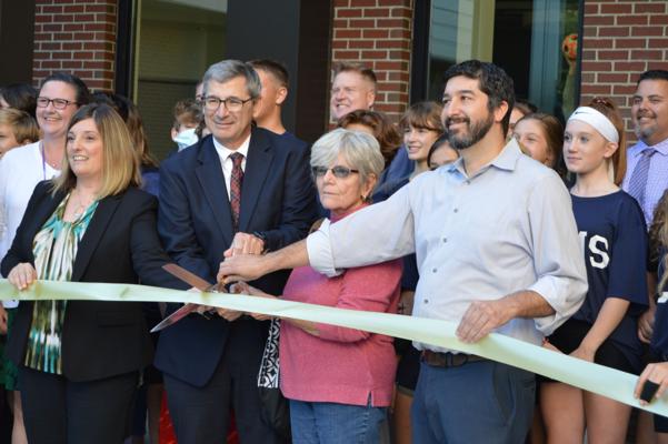 Cooperative Middle School in Stratham celebrates expansion, renovation ...