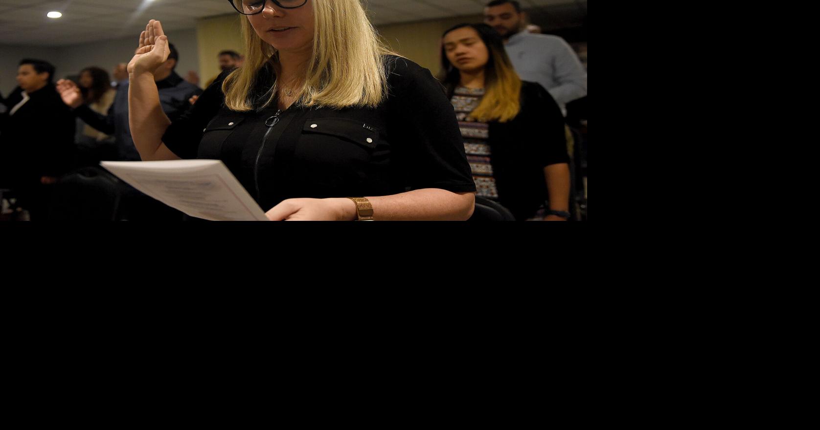 Twenty-six become U.S. citizens in Manchester | Human Interest ...