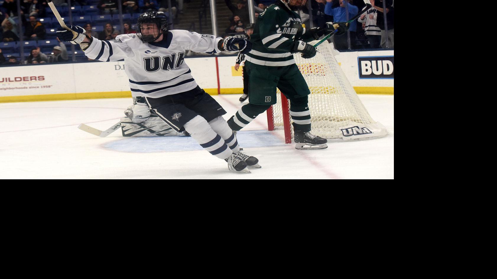 UNH men's hockey team defeats previously unbeaten Dartmouth for 5th ...