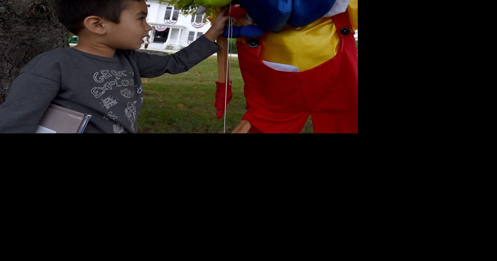 5-year-old Rowan Hunter is Chester's biggest scarecrow fan and ...