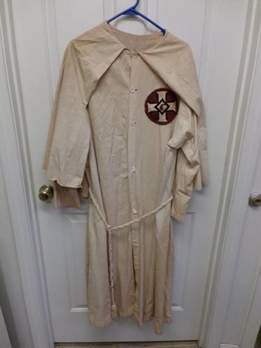 KKK robe auctioned for $375 | Business | unionleader.com