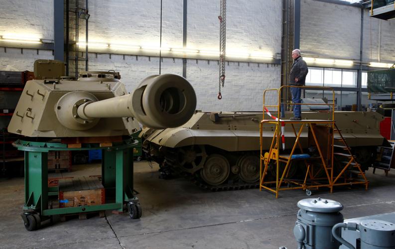 Swiss museum restores German 1944 'King Tiger' tank to working order ...