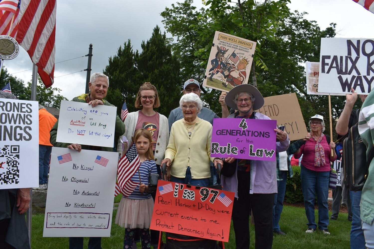 Thousands peacefully protest at 'No Kings' events across New Hampshire ...