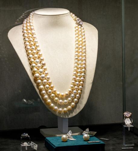Austrian billionaire's jewels seen fetching over $150M at auction ...