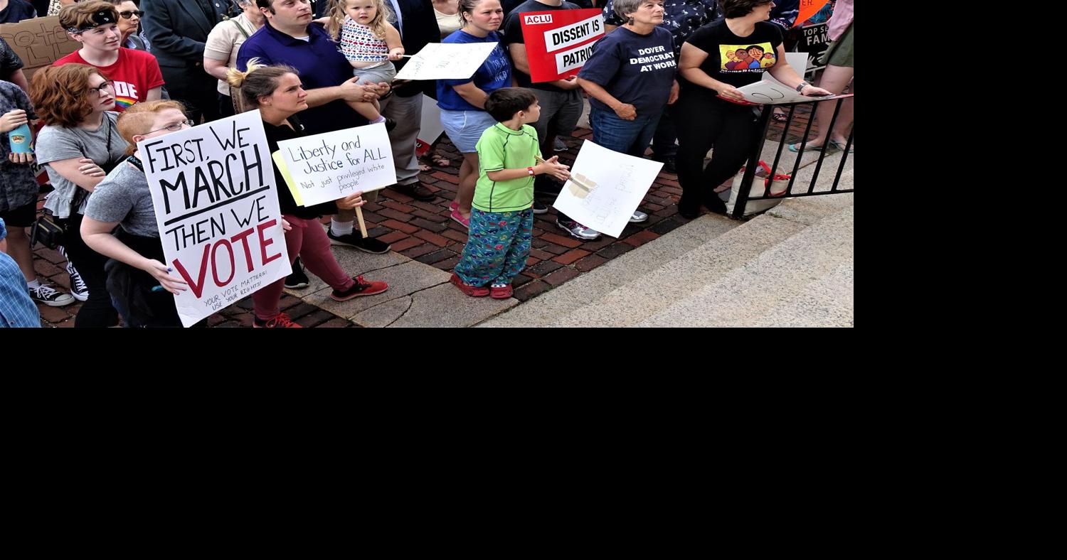 More than 100 people rally to support immigration reform | Social ...