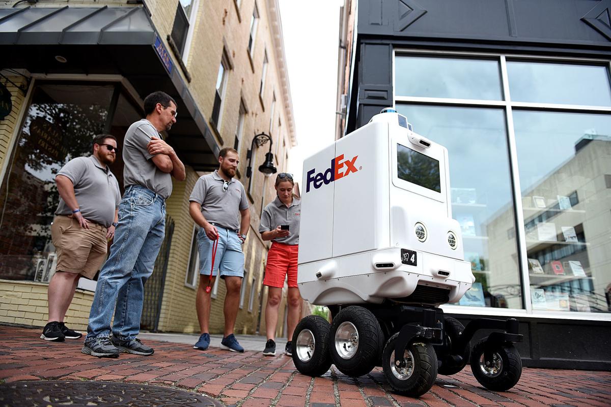 FedEx SameDay delivery bot 'Roxo' debuts in Manchester | Business ...