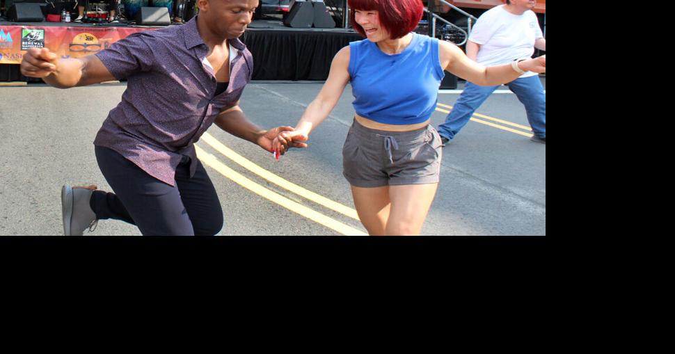 Strollin' in the sunshine: Nashua hosts first Downtown Summer Stroll ...