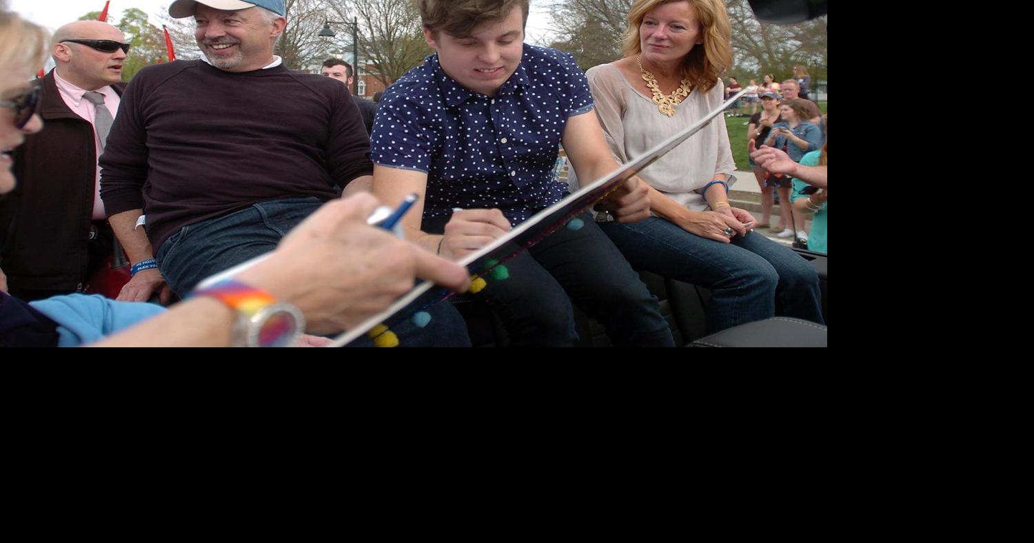 Alex Preston gets 'Idol' praise during Granite State homecoming | A&E ...