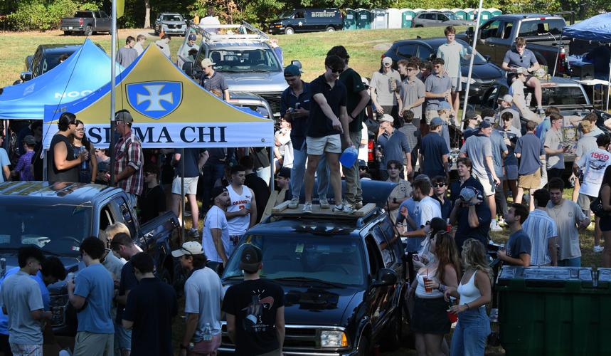 UNH students and alumni descend on Durham for homecoming weekend ...