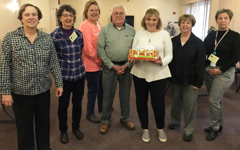 Seniors News: Londonderry center invites public to holiday craft fair ...
