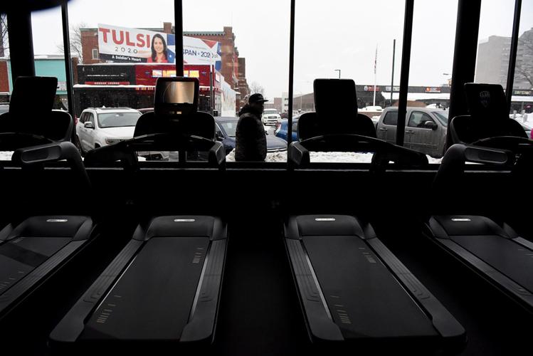 Zoo Health Club expands its reach with 'express' gym downtown ...