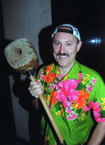 Gallagher, melon-smashing comedian who hurled food into audience, dies ...