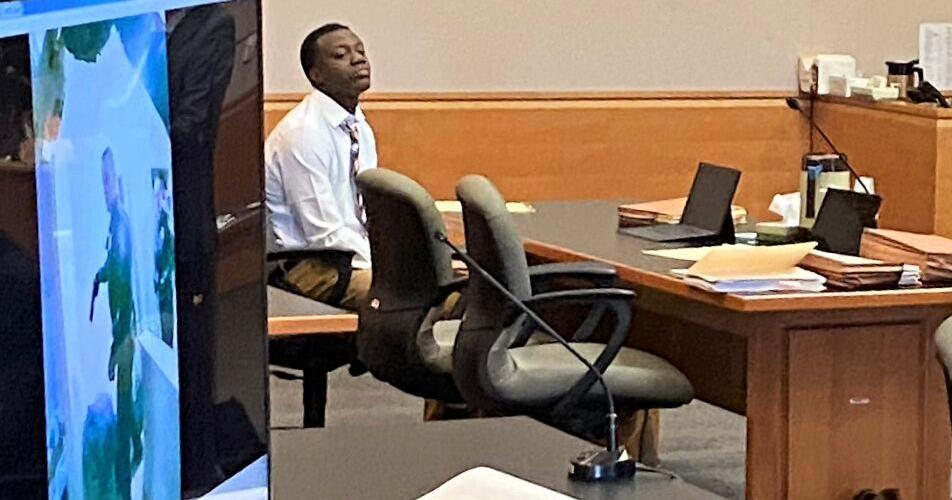 Cop takes the witness stand, relives his 2020 stabbing | Courts ...