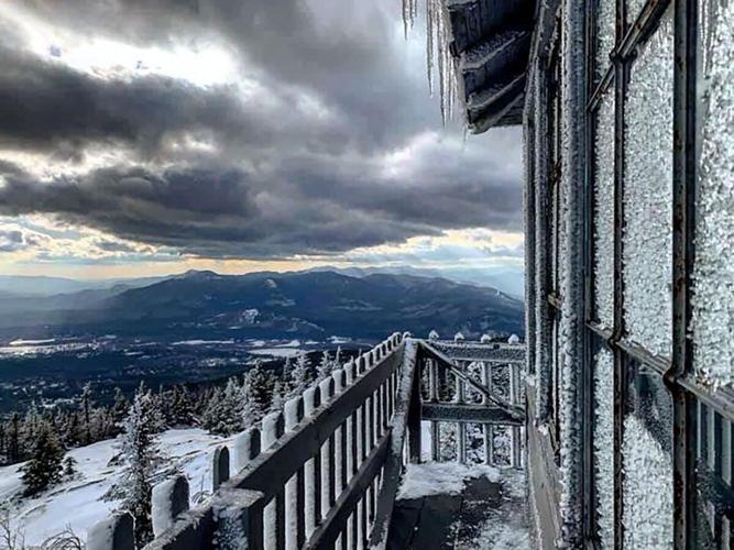 Why do hikers want to spend a freezing winter night in the Kearsarge ...