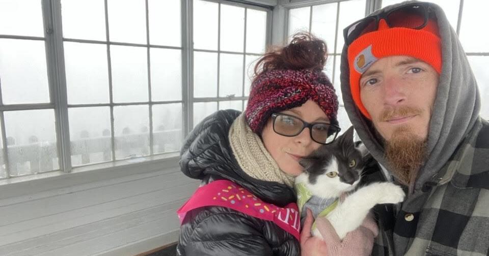 Why do hikers want to spend a freezing winter night in the Kearsarge ...