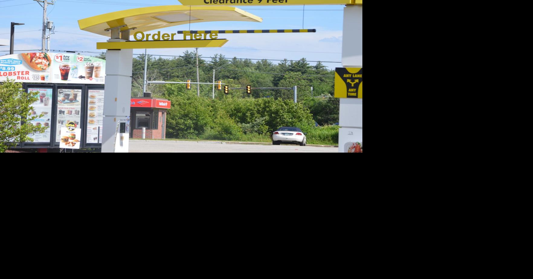 Chicken flees the flock at Epping McDonald's | Animals | unionleader.com