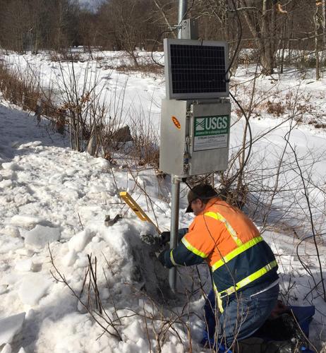 Gauge installed to monitor Piscataquog ice jam | Public Safety ...