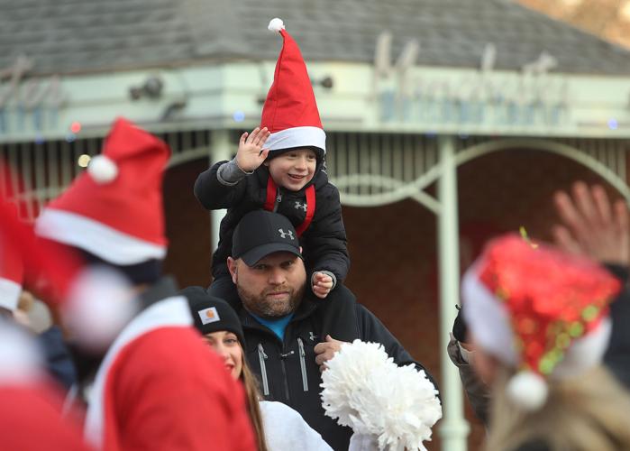 Manchester holiday parade lights up spirits | Manchester | unionleader.com