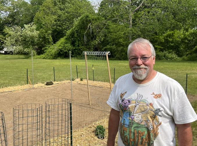 Ricard starts zero-waste community garden behind Manville Manor | News ...