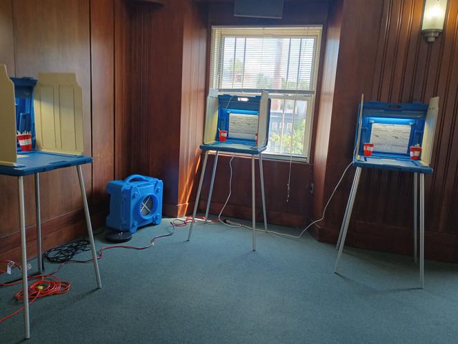 Few showing up for early voting in Pawtucket | News | valleybreeze.com