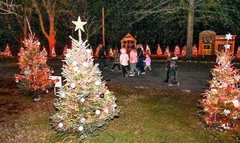 Winter Wonderland lights up Slater Park | | valleybreeze.com