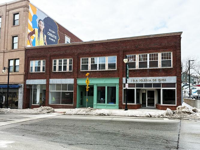 Iron Abbey brings vintage charm, creativity to Monument Square | News ...