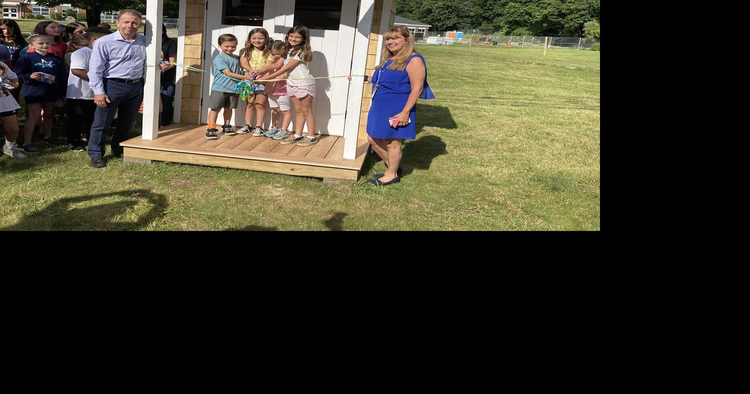 Ashton Elementary opens "Pawsome" food pantry for those in need ...