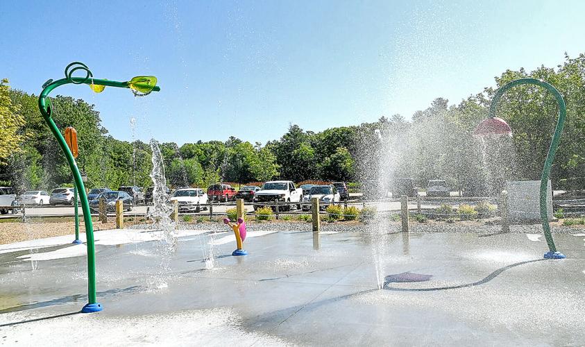 Deerfield Park unveils new Splash Pad | | valleybreeze.com
