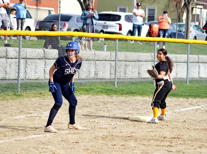 Shea/Tolman co-op softball team wins D-III showdown with Central ...