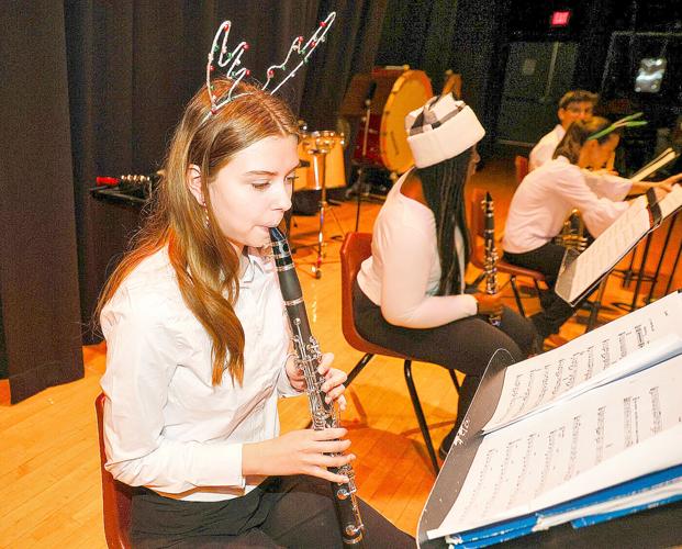 Woonsocket High School holds a Holiday Concert | | valleybreeze.com