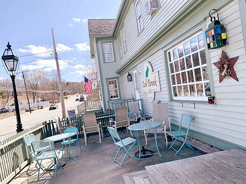 Dog days of spring | Living | valleybreeze.com
