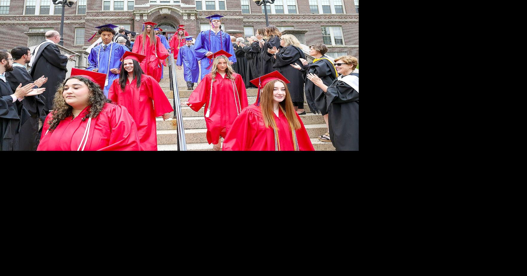 Mount St. Charles Academy's Graduation Ceremonies | | valleybreeze.com