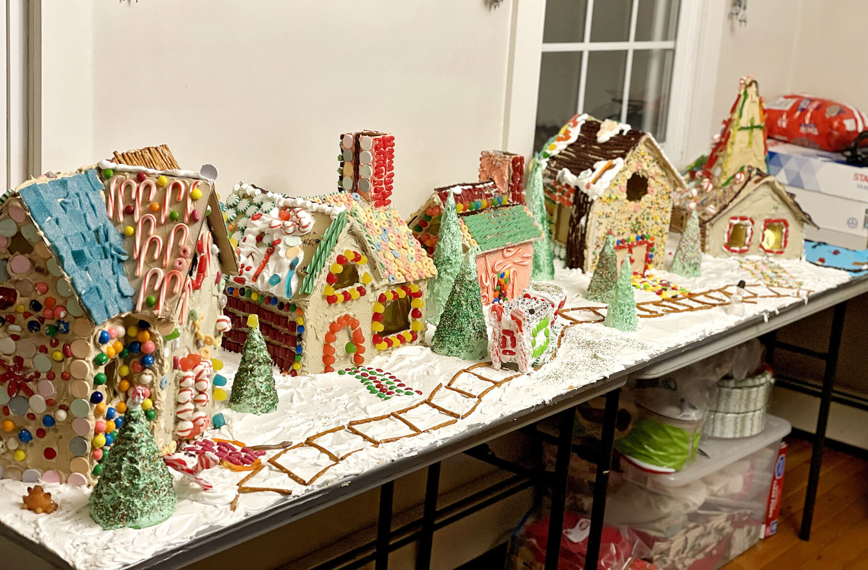 Gingerbread houses become families' huge holiday tradition | Breeze ...