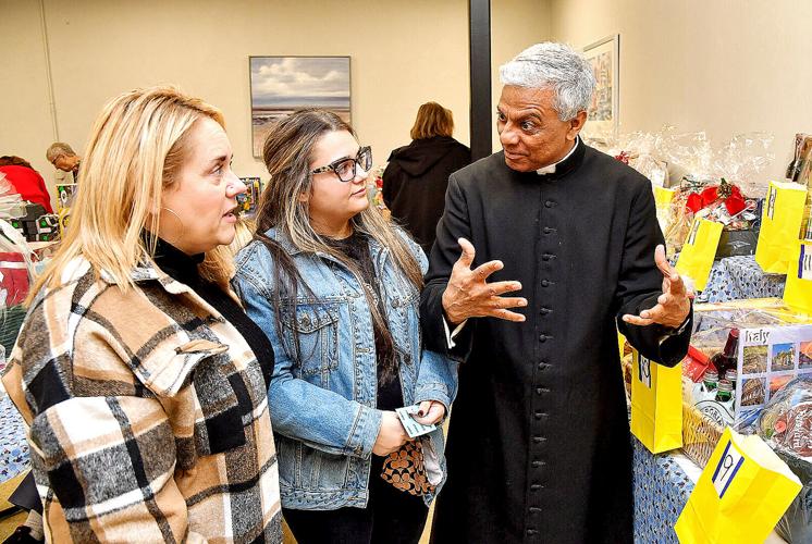Mary, Mother of Mankind's Snowflake Bazaar | | valleybreeze.com
