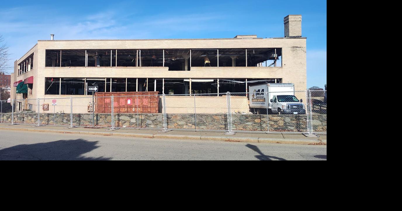 George's Games building in Pawtucket being demolished | News ...