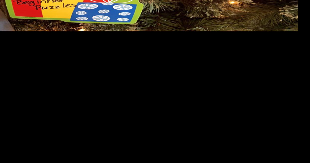 BankRI kicks-off 'Holiday Giving Tree' program | News | valleybreeze.com