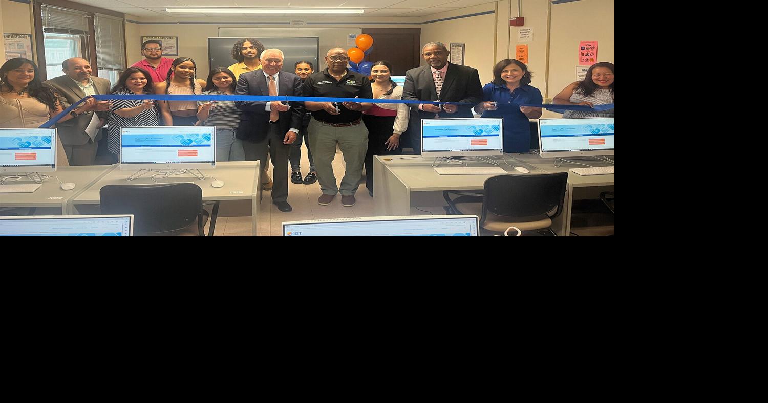 Progreso Latino receives new computer lab from IGT program | News ...