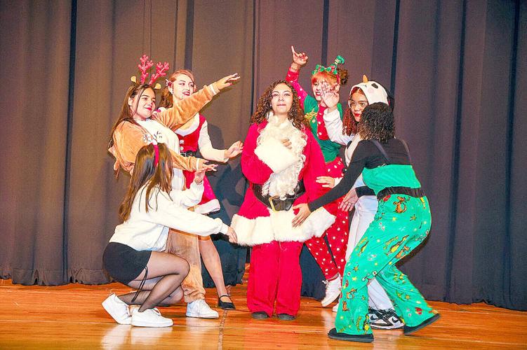 Woonsocket High School holds a Holiday Concert | | valleybreeze.com