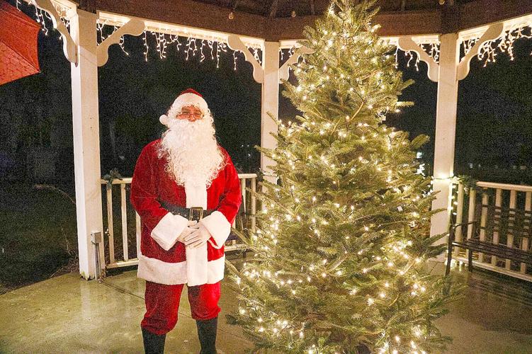 Annual Tree Lighting in North Smithfield | | valleybreeze.com