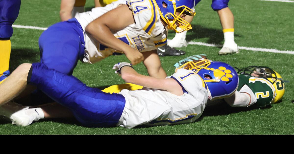 North Providence football team does it all in 27-3 win over defending ...