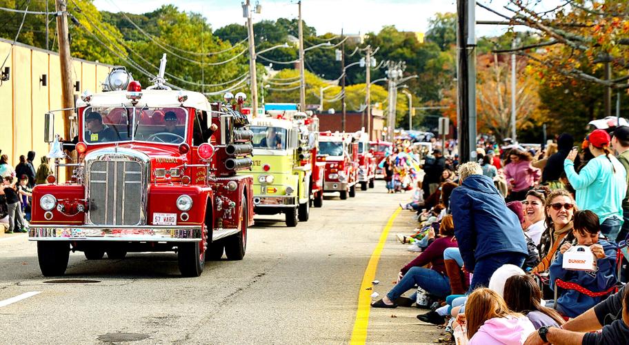The annual Autumnfest Parade in Woonsocket | | valleybreeze.com